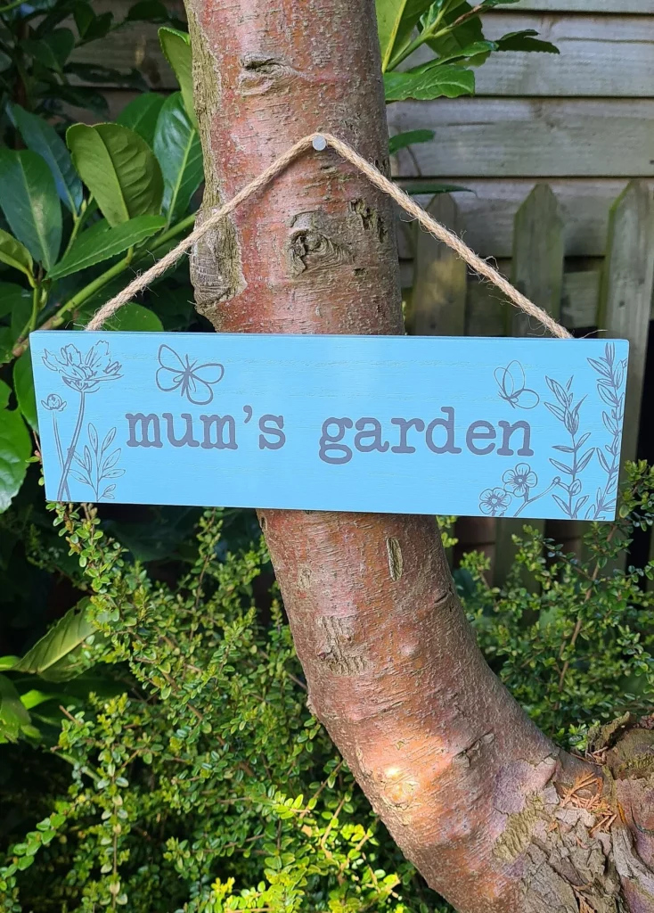Mum's Garden Hanging Sign - The Online Garden: Your One Stop Plant Shop